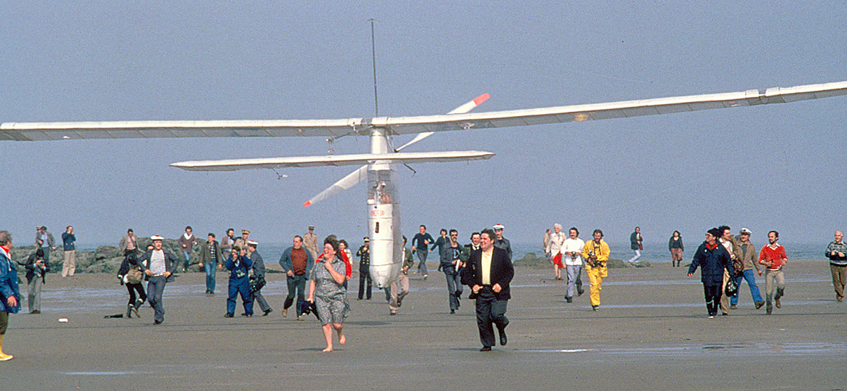 Gossamer Albatross, 1st human powered aircraft to fly across the ...